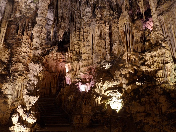 Slovenske jaskyne sú každoročne veľmi navštevované turistami | Online ...